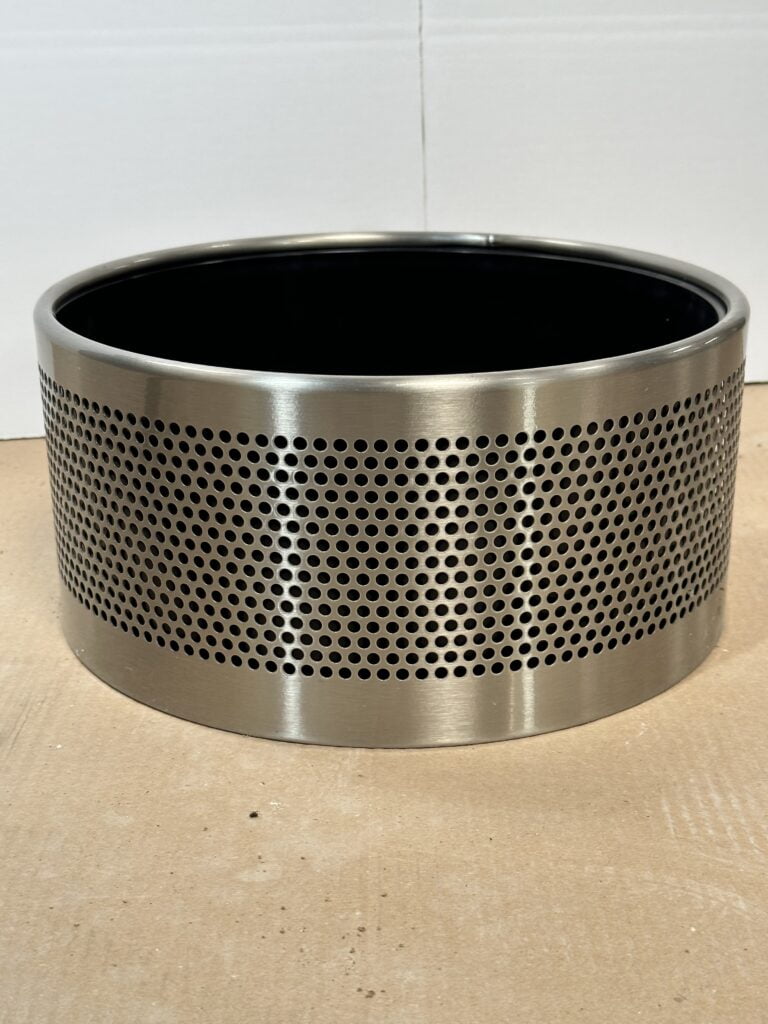 Silver Perforeret rustfri kumme - Hø Stål